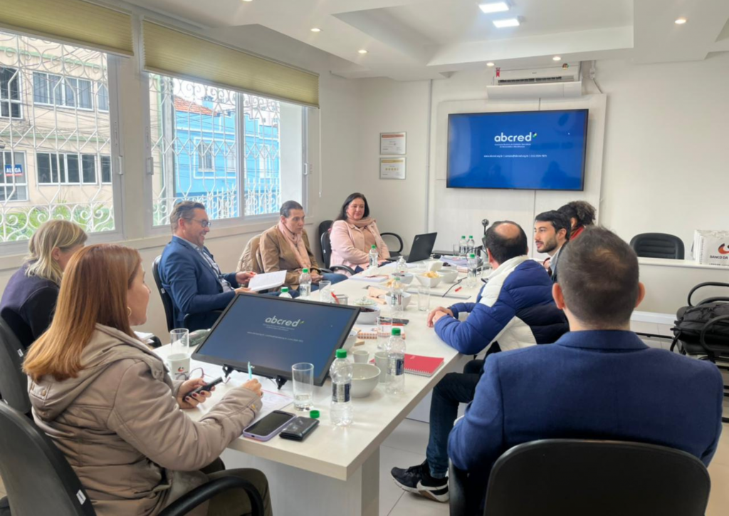 Oikocredit visita associadas da Abcred - Abcred